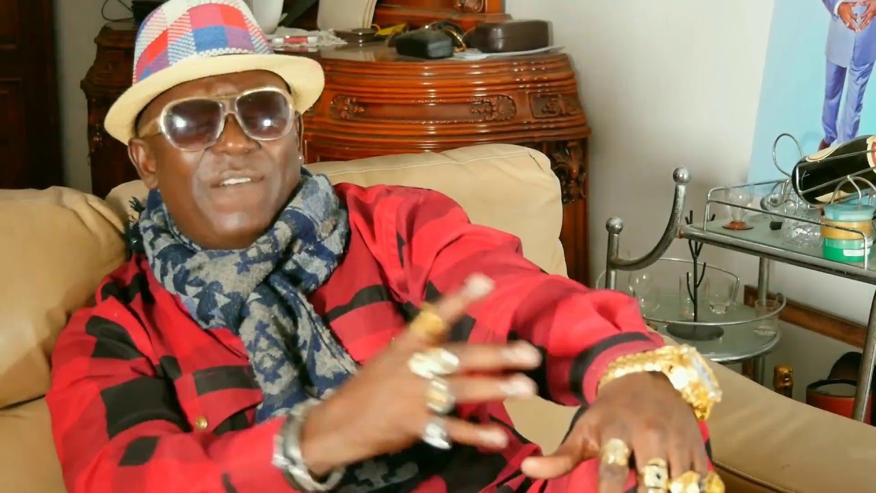 Présidentielle 2025 : l’artiste Papillon candidat ! - Magazine ...