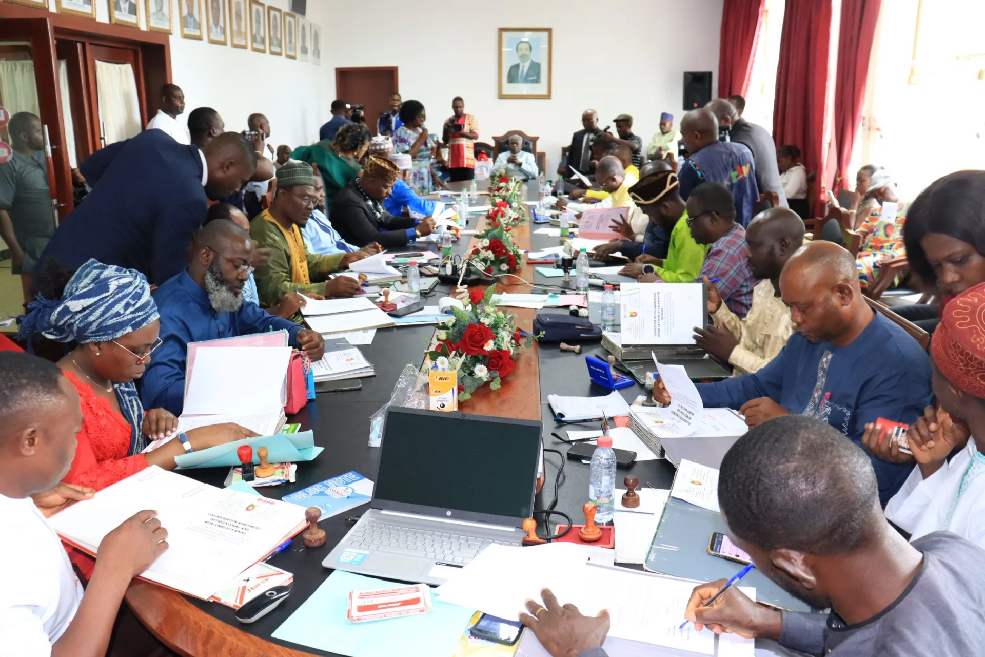 Lutte contre la corruption : La CONAC signe des accords avec les médias ...