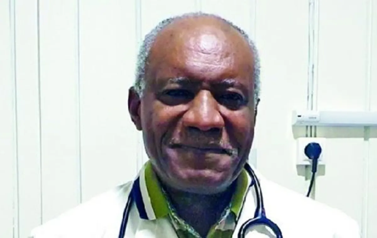 Pr Tetanye Ekoe : L’hommage de l’ordre des médecins - Magazine ...